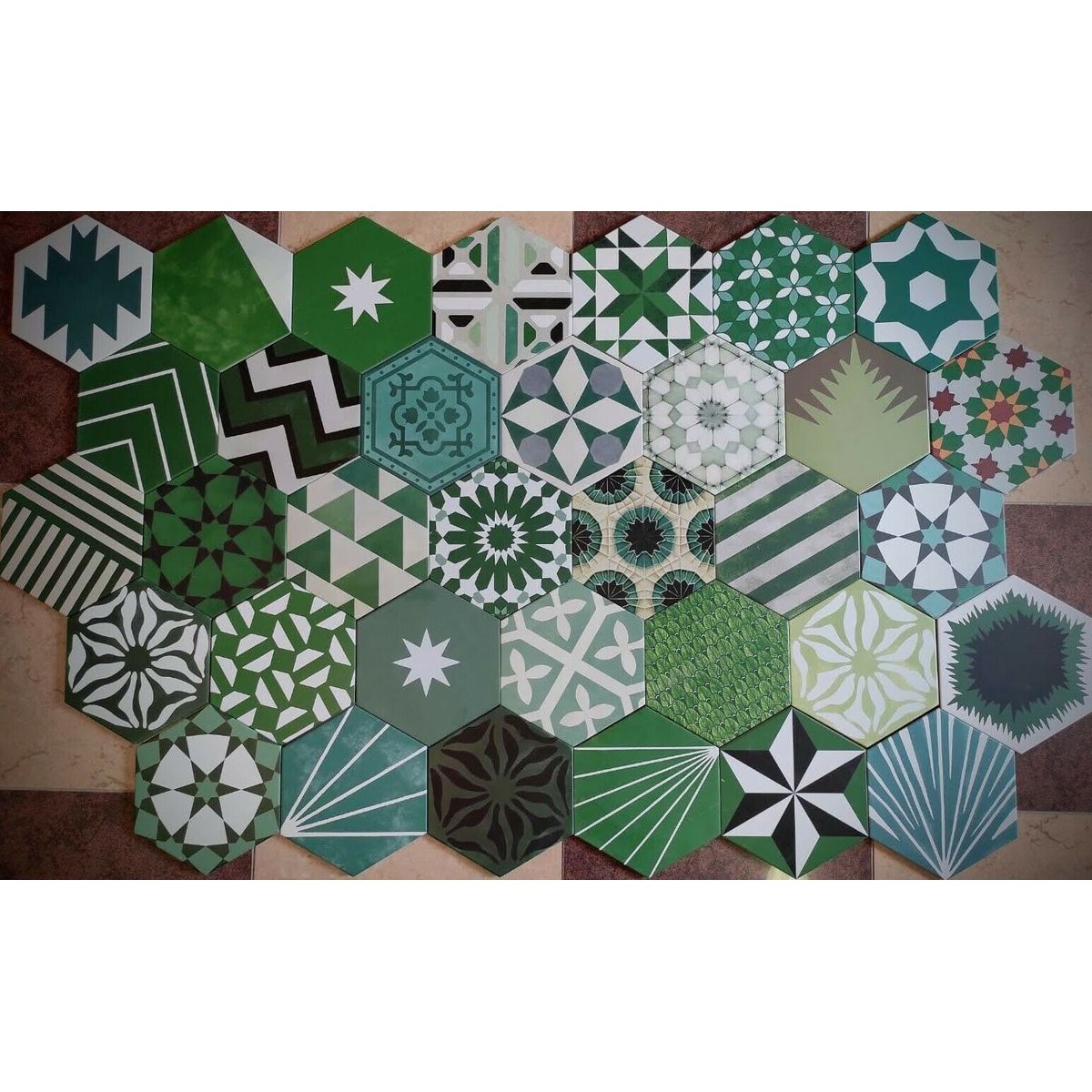 FULL TILE SAMPLE Fayrouz Verde Hexagon Patchwork 18.7cm x 21.6cm — Your ...